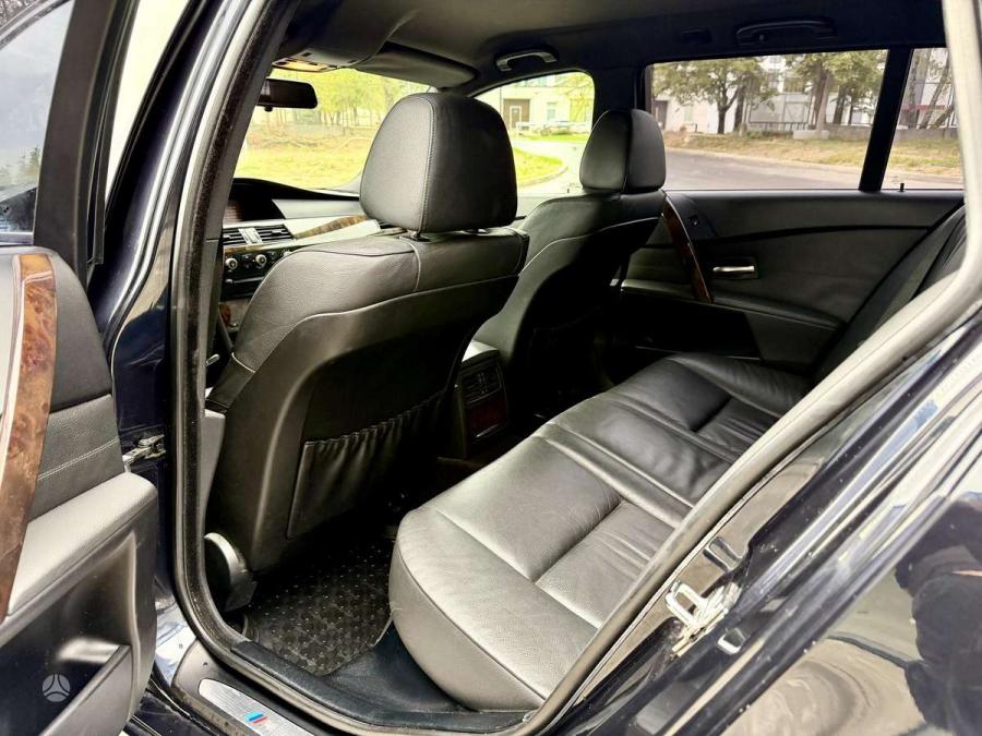 Melns BMW 530 2005 Kauņa, ar dzinēja tilpumu 0.00 L un nobraukumu 418 tūkst. km par 4250 €, foto 7 vietnē AUTOMOTO.COM.LV