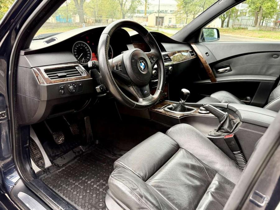 Melns BMW 530 2005 Kauņa, ar dzinēja tilpumu 0.00 L un nobraukumu 418 tūkst. km par 4250 €, foto 9 vietnē AUTOMOTO.COM.LV