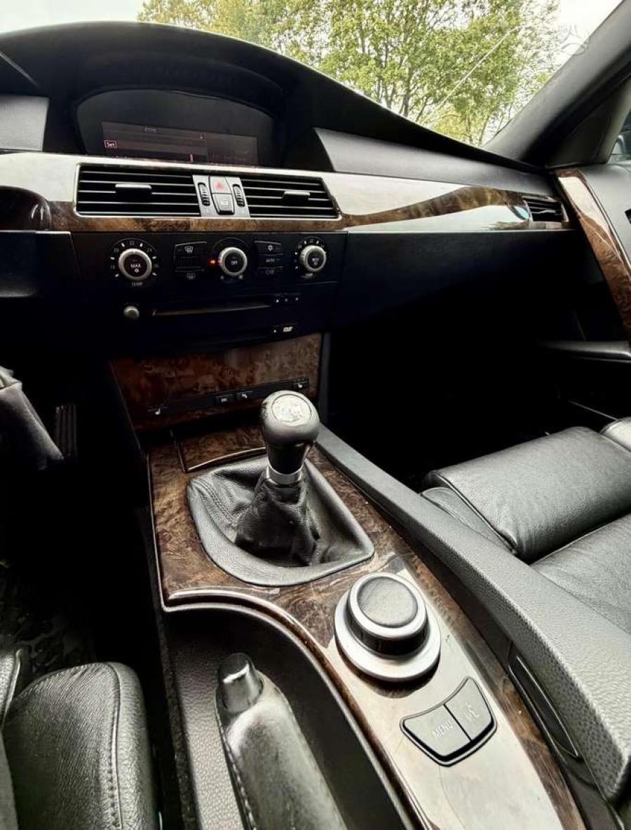 Melns BMW 530 2005 Kauņa, ar dzinēja tilpumu 0.00 L un nobraukumu 418 tūkst. km par 4250 €, foto 12 vietnē AUTOMOTO.COM.LV