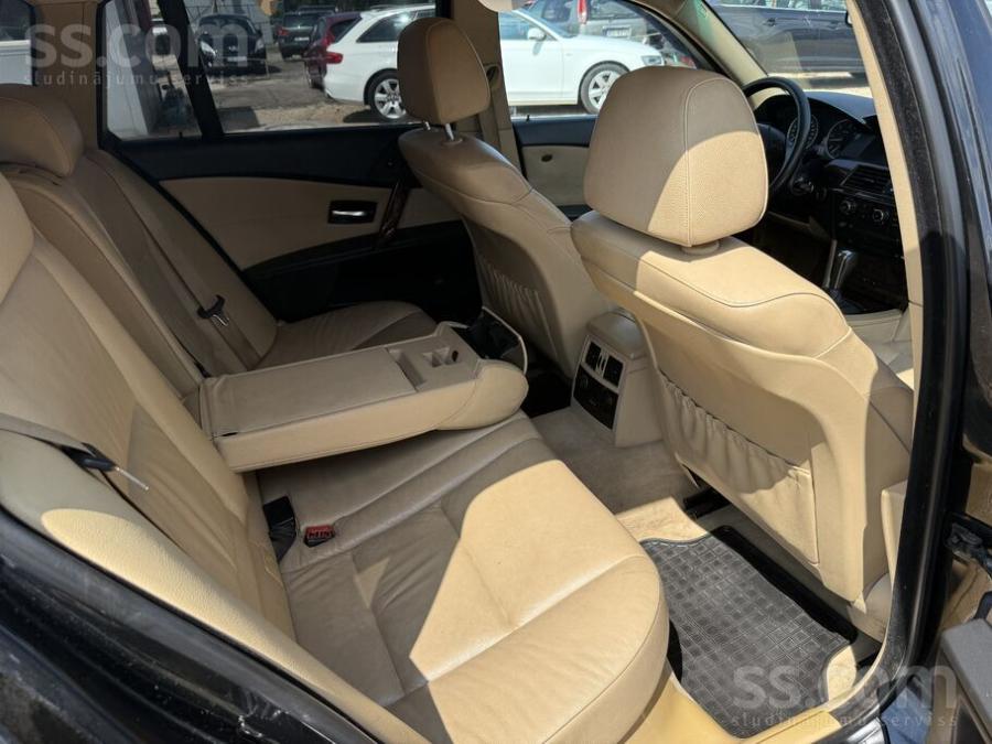 Melns BMW 530 2006 Rīga, ar dzinēja tilpumu 3.00 L un nobraukumu 297 tūkst. km par 8450 €, foto 30 vietnē AUTOMOTO.COM.LV