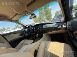 Melns BMW 530 2006 Rīga, ar dzinēja tilpumu 3.00 L un nobraukumu 297 tūkst. km par 8450 €, foto 32 vietnē AUTOMOTO.COM.LV