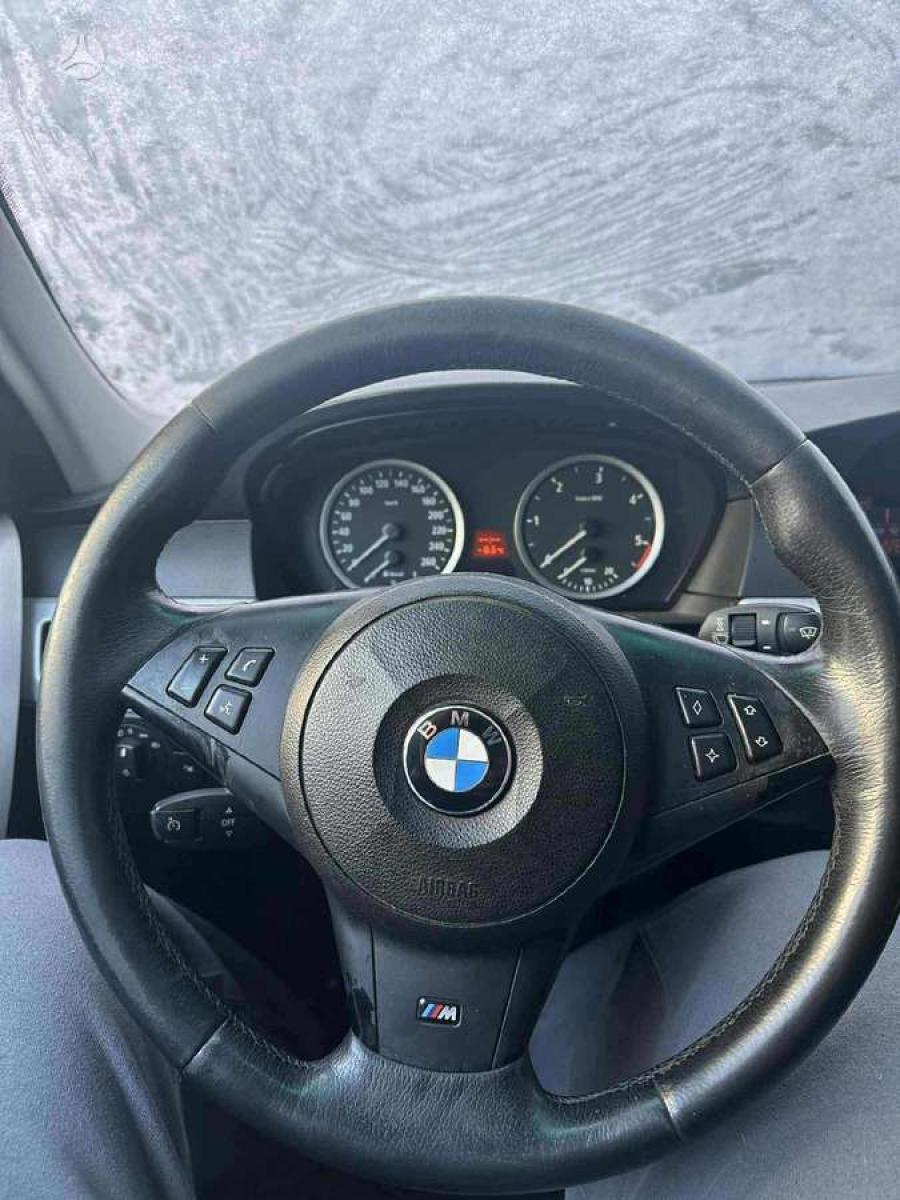 Melns BMW 530 2006 Kauņa, ar dzinēja tilpumu 2.99 L un nobraukumu 440 tūkst. km par 2900 €, foto 14 vietnē AUTOMOTO.COM.LV