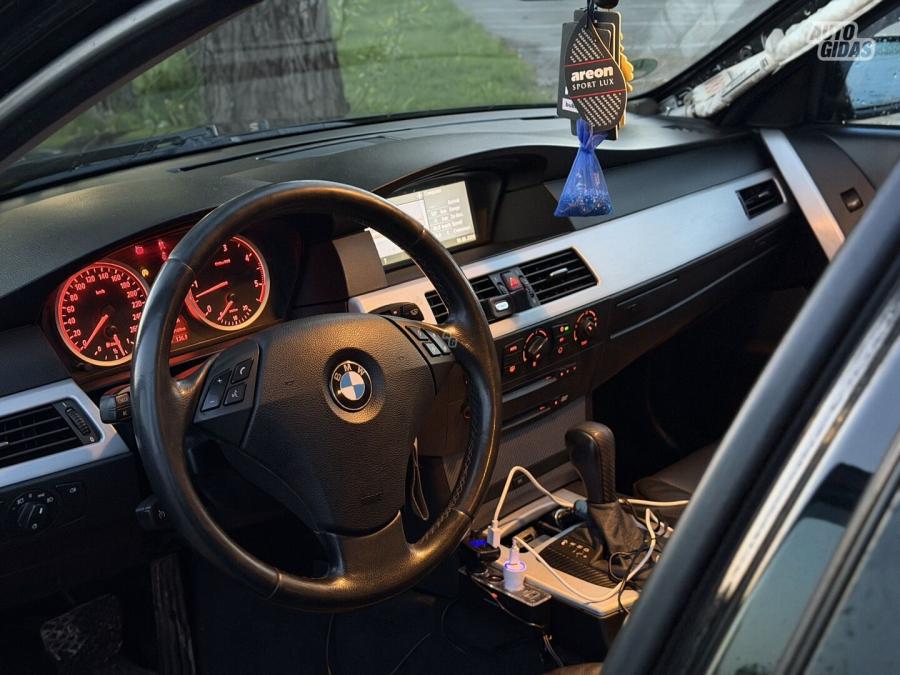 Melns BMW 530 2006 Kauņa, ar dzinēja tilpumu 3.00 L un nobraukumu 258 tūkst. km par 2250 €, foto 10 vietnē AUTOMOTO.COM.LV