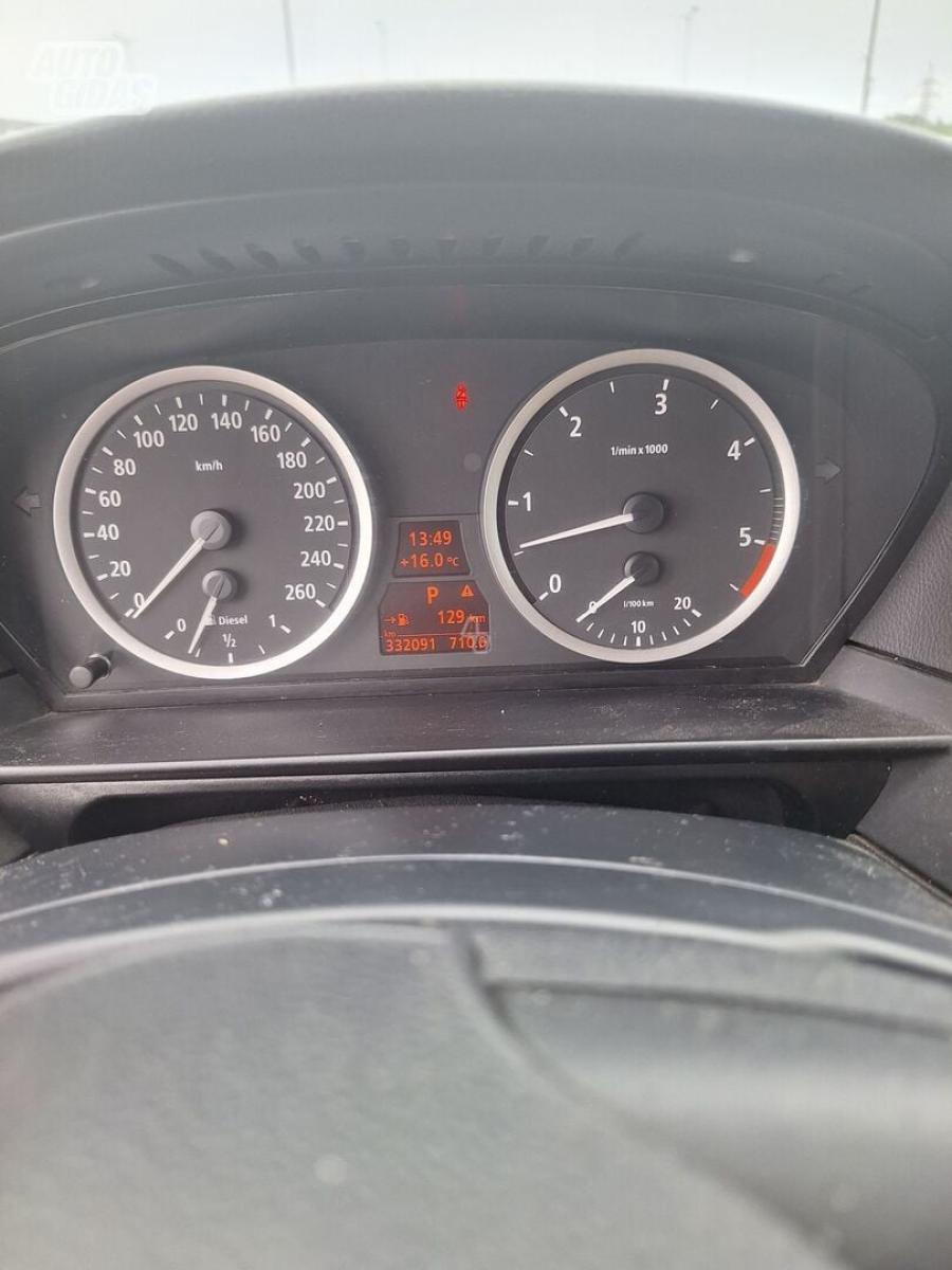 Black BMW 530 2006 in Vilnius, with an engine capacity of 3.00 L and mileage of 332 thousand km for 4500 €, photo 12 on AUTOMOTO.COM.LV
