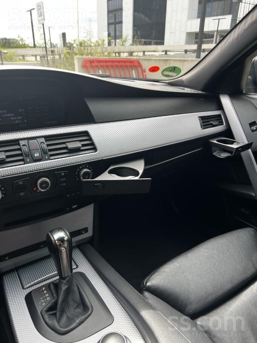 Melns BMW 530 2006 Rīga, ar dzinēja tilpumu 3.00 L un nobraukumu 298 tūkst. km par 4800 €, foto 17 vietnē AUTOMOTO.COM.LV