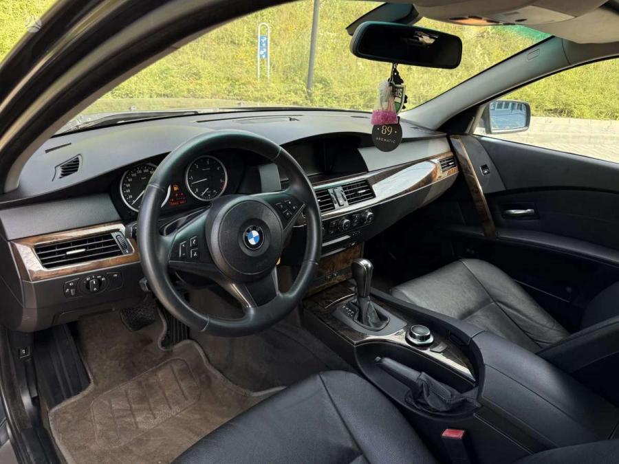Melns BMW 530 2006 Viļņa, ar dzinēja tilpumu 3.00 L un nobraukumu 351 tūkst. km par 2000 €, foto 8 vietnē AUTOMOTO.COM.LV