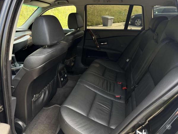 Black BMW 530 2006 in Vilnius, with an engine capacity of 3.00 L and mileage of 351 thousand km for 2000 €, photo 9 on AUTOMOTO.COM.LV
