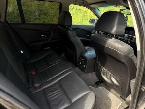 Melns BMW 530 2006 Viļņa, ar dzinēja tilpumu 3.00 L un nobraukumu 351 tūkst. km par 2000 €, foto 11 vietnē AUTOMOTO.COM.LV