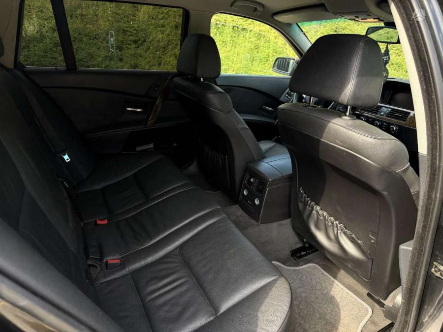 Melns BMW 530 2006 Viļņa, ar dzinēja tilpumu 3.00 L un nobraukumu 351 tūkst. km par 2000 €, foto 11 vietnē AUTOMOTO.COM.LV