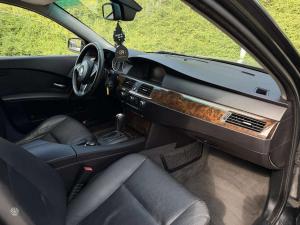 Melns BMW 530 2006 Viļņa, ar dzinēja tilpumu 3.00 L un nobraukumu 351 tūkst. km par 2000 €, foto 13 vietnē AUTOMOTO.COM.LV