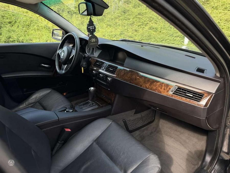 Melns BMW 530 2006 Viļņa, ar dzinēja tilpumu 3.00 L un nobraukumu 351 tūkst. km par 2000 €, foto 13 vietnē AUTOMOTO.COM.LV