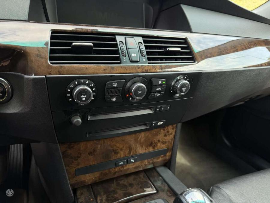 Melns BMW 530 2006 Viļņa, ar dzinēja tilpumu 3.00 L un nobraukumu 351 tūkst. km par 2000 €, foto 14 vietnē AUTOMOTO.COM.LV