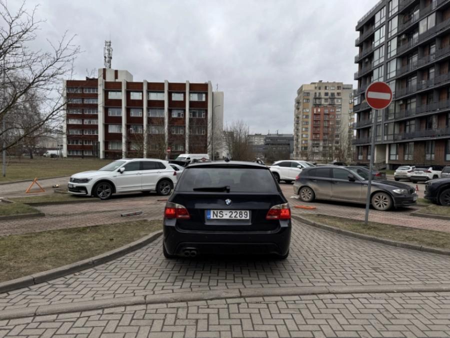 Черный БМВ 530 2006 в Рига, объемом двигателя 3.00 л и пробегом 266 тыс. км за 3990 €, фото 7 на AUTOMOTO.COM.LV