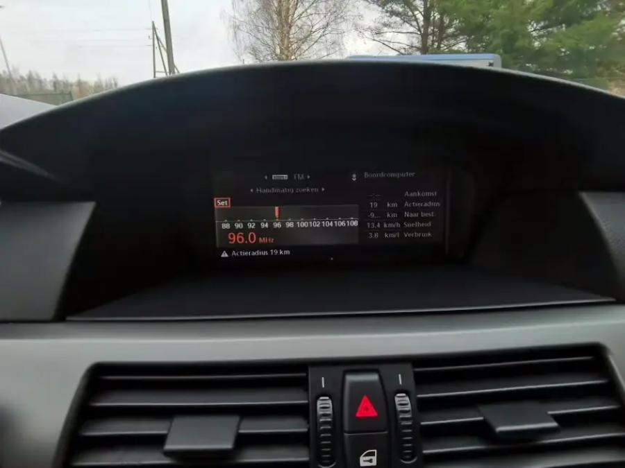 Black BMW 530 2006 in Kuldiga, with an engine capacity of 3.00 L and mileage of 349 thousand km for 4690 €, photo 9 on AUTOMOTO.COM.LV