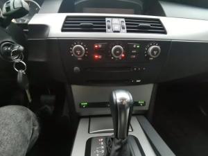 Black BMW 530 2006 in Kuldiga, with an engine capacity of 3.00 L and mileage of 349 thousand km for 4690 €, photo 10 on AUTOMOTO.COM.LV