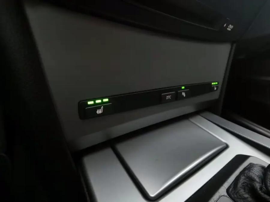 Black BMW 530 2006 in Kuldiga, with an engine capacity of 3.00 L and mileage of 349 thousand km for 4690 €, photo 11 on AUTOMOTO.COM.LV
