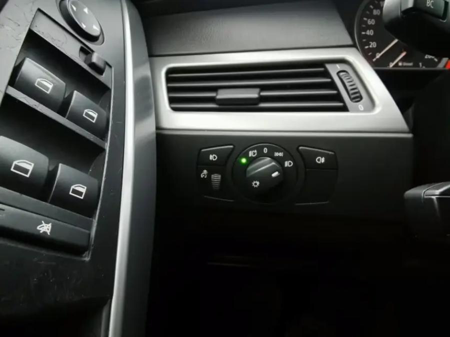 Black BMW 530 2006 in Kuldiga, with an engine capacity of 3.00 L and mileage of 349 thousand km for 4690 €, photo 15 on AUTOMOTO.COM.LV