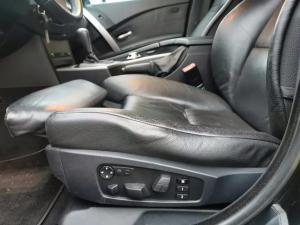 Black BMW 530 2006 in Kuldiga, with an engine capacity of 3.00 L and mileage of 349 thousand km for 4690 €, photo 17 on AUTOMOTO.COM.LV