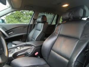 Black BMW 530 2006 in Kuldiga, with an engine capacity of 3.00 L and mileage of 349 thousand km for 4690 €, photo 18 on AUTOMOTO.COM.LV