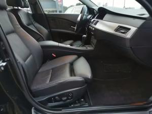 Black BMW 530 2006 in Kuldiga, with an engine capacity of 3.00 L and mileage of 349 thousand km for 4690 €, photo 21 on AUTOMOTO.COM.LV