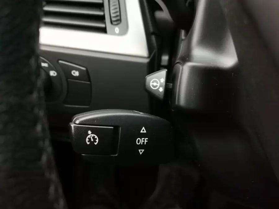 Black BMW 530 2006 in Kuldiga, with an engine capacity of 3.00 L and mileage of 349 thousand km for 4690 €, photo 22 on AUTOMOTO.COM.LV