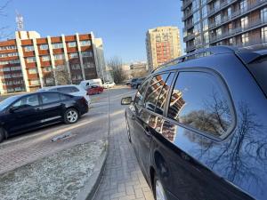 Black BMW 530 2006 in Riga, with an engine capacity of 3.00 L and mileage of 275 thousand km for 3390 €, photo 11 on AUTOMOTO.COM.LV