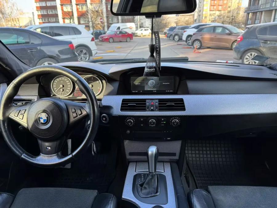 Black BMW 530 2006 in Riga, with an engine capacity of 3.00 L and mileage of 275 thousand km for 3390 €, photo 17 on AUTOMOTO.COM.LV