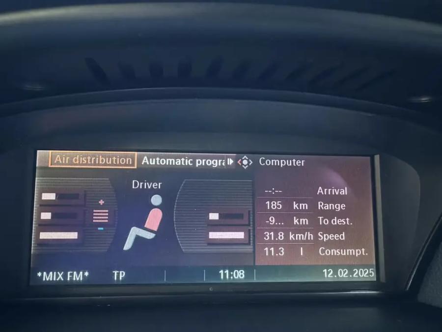 Black BMW 530 2006 in Riga, with an engine capacity of 3.00 L and mileage of 275 thousand km for 3390 €, photo 22 on AUTOMOTO.COM.LV