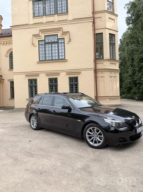 Black BMW 530 2006 in Riga, with an engine capacity of 3.00 L and mileage of 322 thousand km for 3150 €, photo 8 on AUTOMOTO.COM.LV