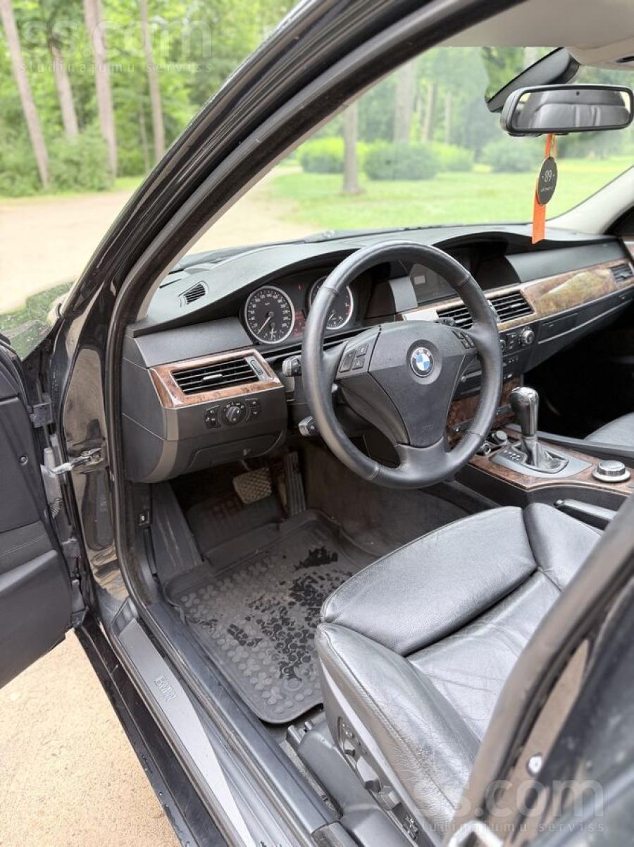 Black BMW 530 2006 in Riga, with an engine capacity of 3.00 L and mileage of 322 thousand km for 3150 €, photo 12 on AUTOMOTO.COM.LV