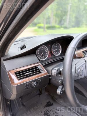 Black BMW 530 2006 in Riga, with an engine capacity of 3.00 L and mileage of 322 thousand km for 3150 €, photo 16 on AUTOMOTO.COM.LV