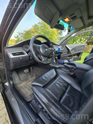 Melns BMW 530 2006 Valka, ar dzinēja tilpumu 3.00 L un nobraukumu 400 tūkst. km par 3999 €, foto 16 vietnē AUTOMOTO.COM.LV