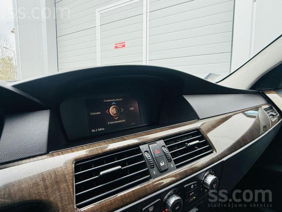 Melns BMW 530 2006 Rīga, ar dzinēja tilpumu 3.00 L un nobraukumu 416 tūkst. km par 2900 €, foto 12 vietnē AUTOMOTO.COM.LV