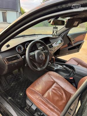 Melns BMW 530 2006 Viļņa, ar dzinēja tilpumu 3.00 L un nobraukumu 344 tūkst. km par 3800 €, foto 11 vietnē AUTOMOTO.COM.LV