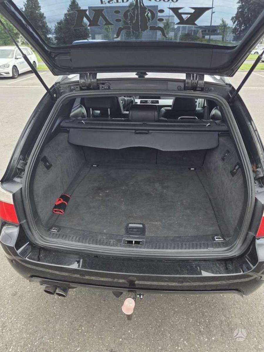 Melns BMW 530 2006 Kauņa, ar dzinēja tilpumu 2.50 L un nobraukumu 261 tūkst. km par 3900 €, foto 16 vietnē AUTOMOTO.COM.LV