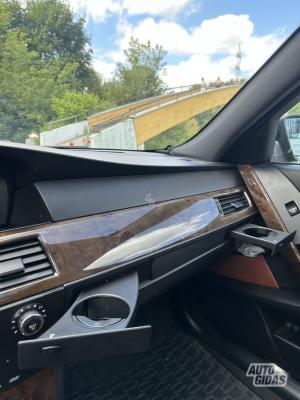 Black BMW 530 2006 in Kaunas, with an engine capacity of 3.00 L and mileage of 345 thousand km for 4750 €, photo 17 on AUTOMOTO.COM.LV