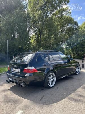Melns BMW 530 2006 Kauņa, ar dzinēja tilpumu 3.00 L un nobraukumu 345 tūkst. km par 4700 €, foto 12 vietnē AUTOMOTO.COM.LV