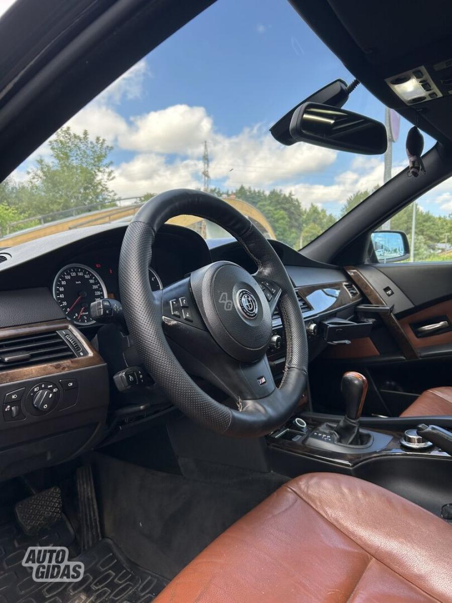 Melns BMW 530 2006 Kauņa, ar dzinēja tilpumu 3.00 L un nobraukumu 345 tūkst. km par 4700 €, foto 14 vietnē AUTOMOTO.COM.LV