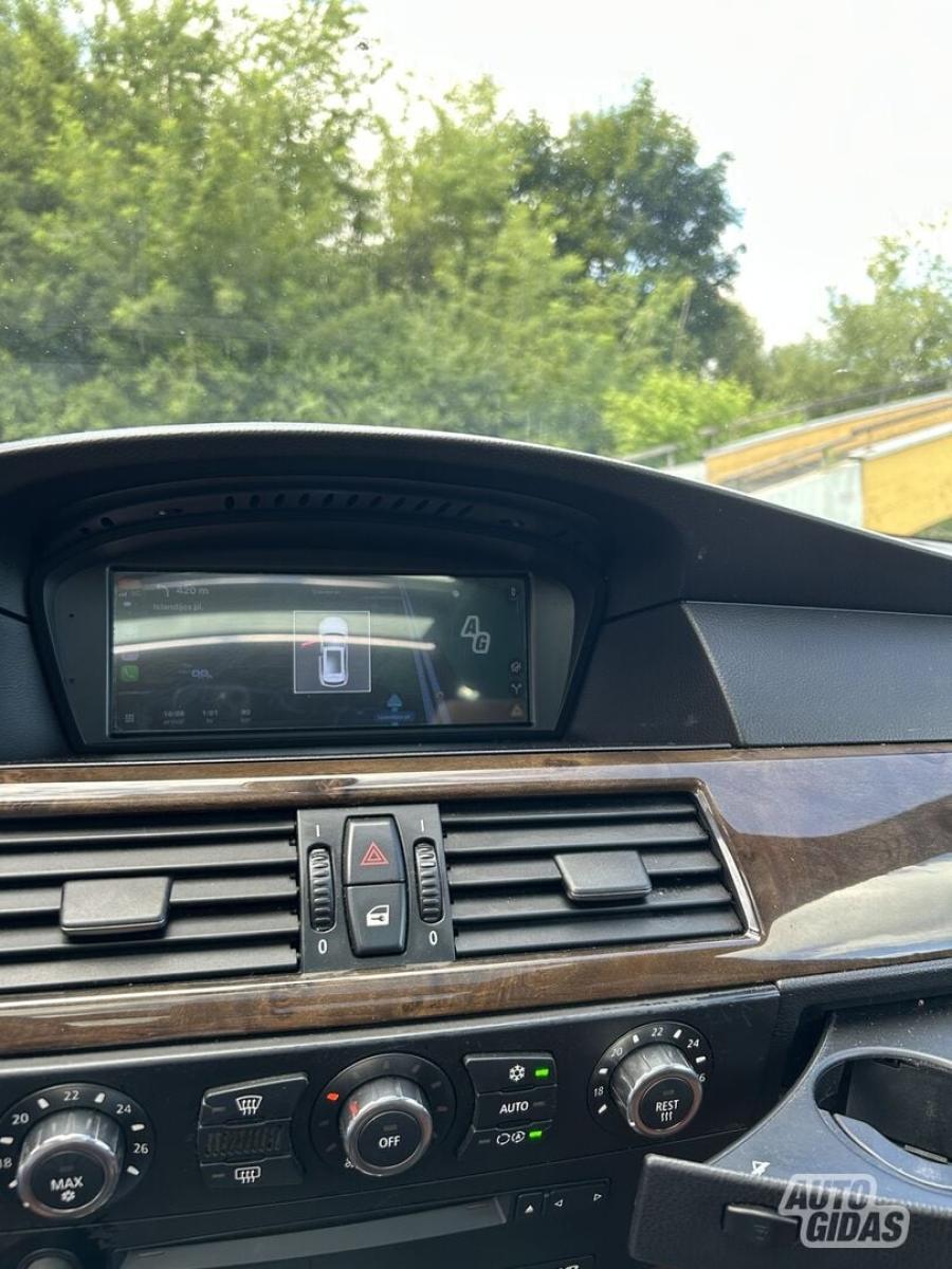 Melns BMW 530 2006 Kauņa, ar dzinēja tilpumu 3.00 L un nobraukumu 345 tūkst. km par 4700 €, foto 15 vietnē AUTOMOTO.COM.LV