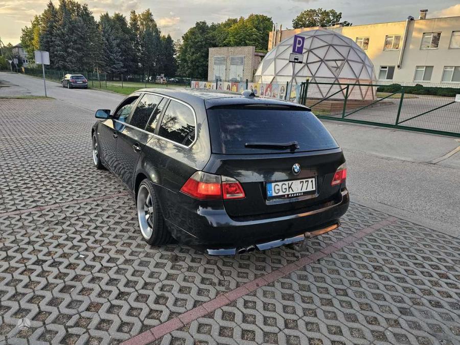 Melns BMW 530 2006 Kauņa, ar dzinēja tilpumu 2.99 L un nobraukumu 390 tūkst. km par 2250 €, foto 4 vietnē AUTOMOTO.COM.LV