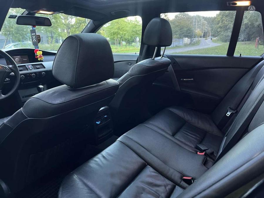 Melns BMW 530 2006 Viļņa, ar dzinēja tilpumu 2.99 L un nobraukumu 277 tūkst. km par 2800 €, foto 9 vietnē AUTOMOTO.COM.LV