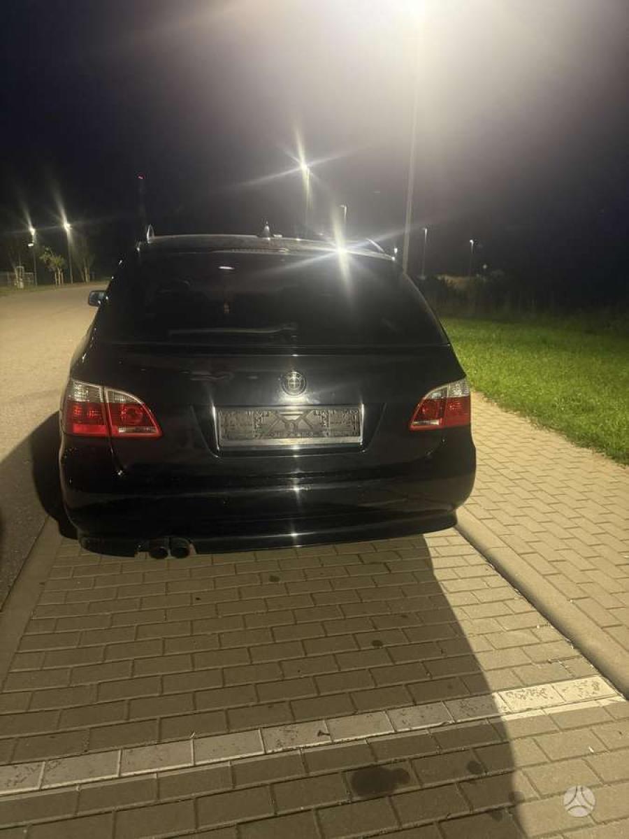 Черный БМВ 530 2006 в Вильнюс, объемом двигателя 2.99 л и пробегом 290 тыс. км за 3199 €, фото 3 на AUTOMOTO.COM.LV