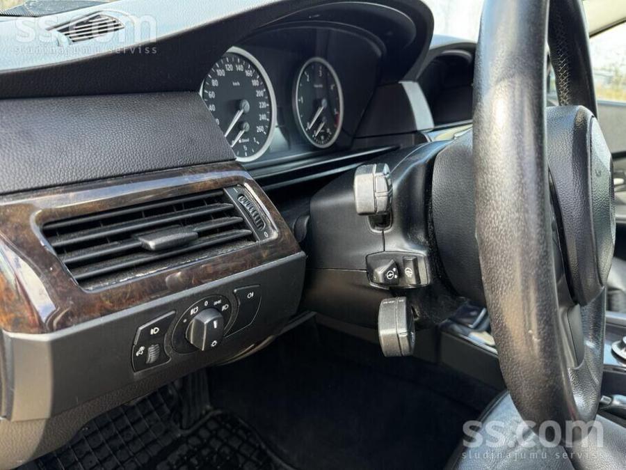 Melns BMW 530 2006 Rīga, ar dzinēja tilpumu 3.00 L un nobraukumu 362 tūkst. km par 3300 €, foto 10 vietnē AUTOMOTO.COM.LV