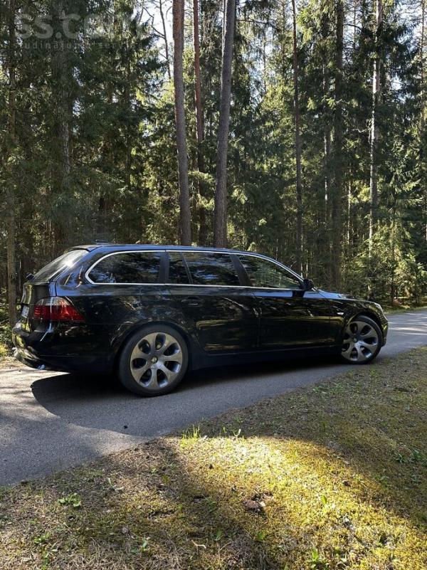 Melns BMW 530 2007 Daugavpils, ar dzinēja tilpumu 3.00 L un nobraukumu 346 tūkst. km par 4900 €, foto 4 vietnē AUTOMOTO.COM.LV