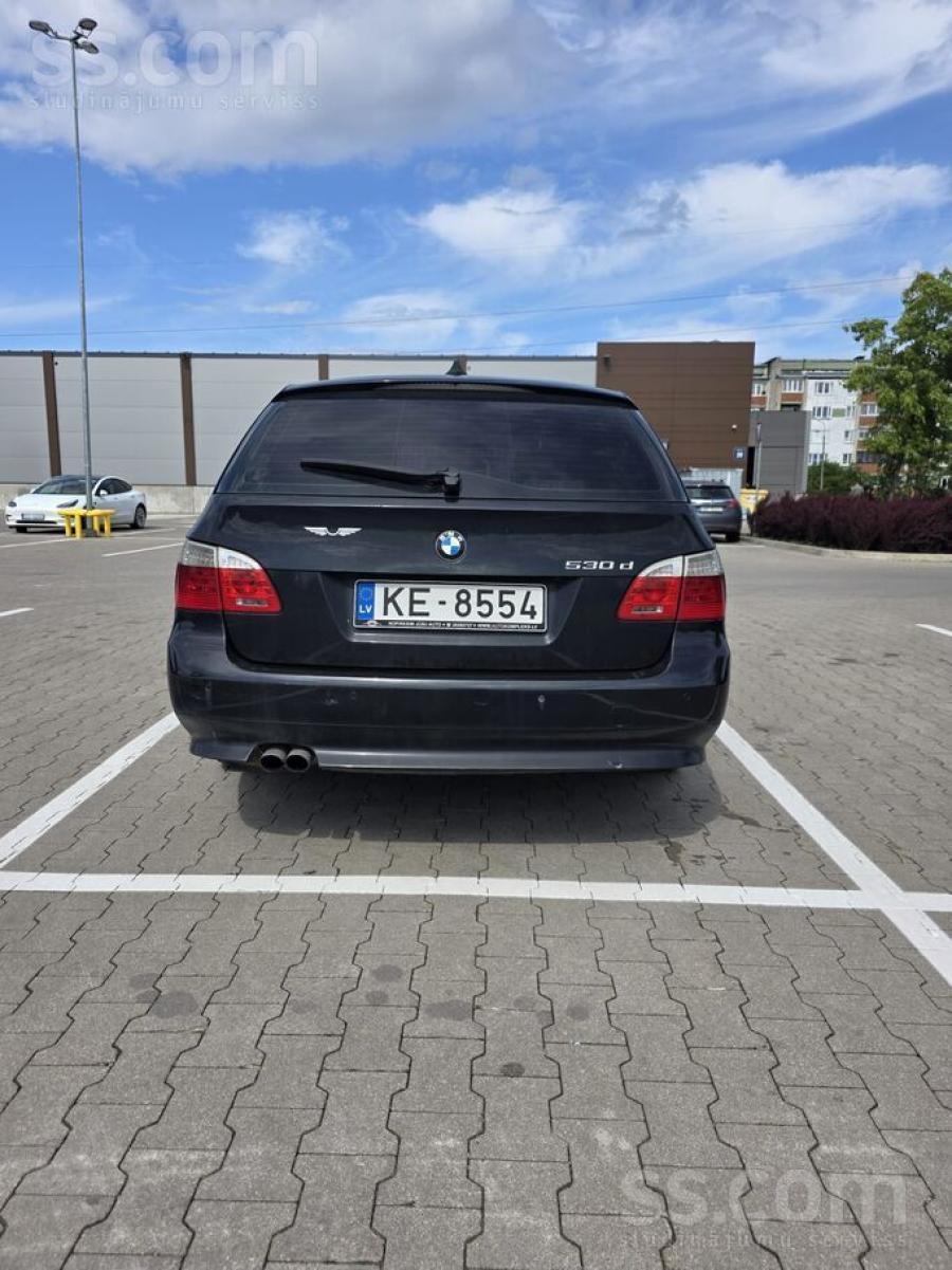 Black BMW 530 2007 in Riga, with an engine capacity of 3.00 L and mileage of 360 thousand km for 4400 €, photo 4 on AUTOMOTO.COM.LV