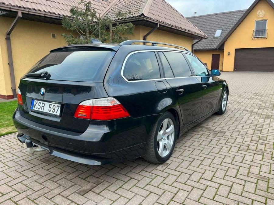 Black BMW 530 2007 in Marijampole, with an engine capacity of 2.99 L and mileage of 325 thousand km for 3150 €, photo 4 on AUTOMOTO.COM.LV