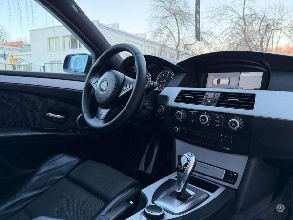 Black BMW 530 2007 in Kaunas, with an engine capacity of 2.99 L and mileage of 307 thousand km for 5750 €, photo 10 on AUTOMOTO.COM.LV