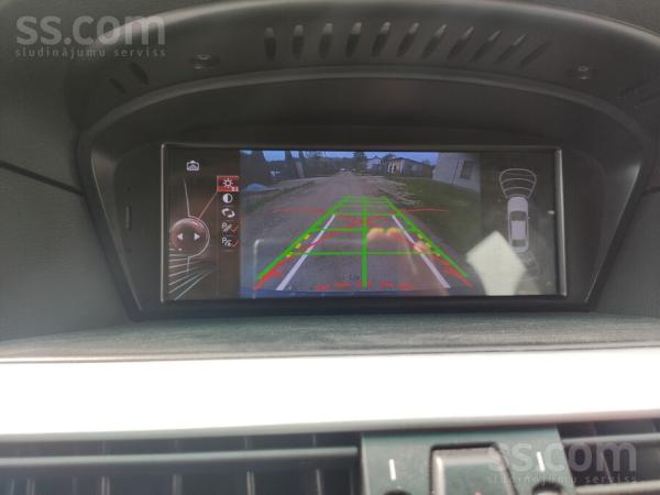 Black BMW 530 2007 in Jelgava, with an engine capacity of 3.00 L and mileage of 348 thousand km for 4950 €, photo 10 on AUTOMOTO.COM.LV