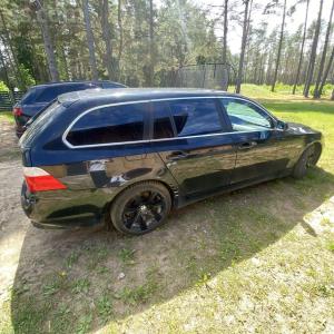 Melns BMW 530 2007 Tukums, ar dzinēja tilpumu 3.00 L un nobraukumu 480 tūkst. km par 2000 €, foto 4 vietnē AUTOMOTO.COM.LV