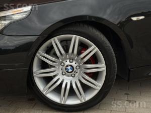 Melns BMW 530 2007 Jelgava, ar dzinēja tilpumu 3.00 L un nobraukumu 292 tūkst. km par 7350 €, foto 9 vietnē AUTOMOTO.COM.LV